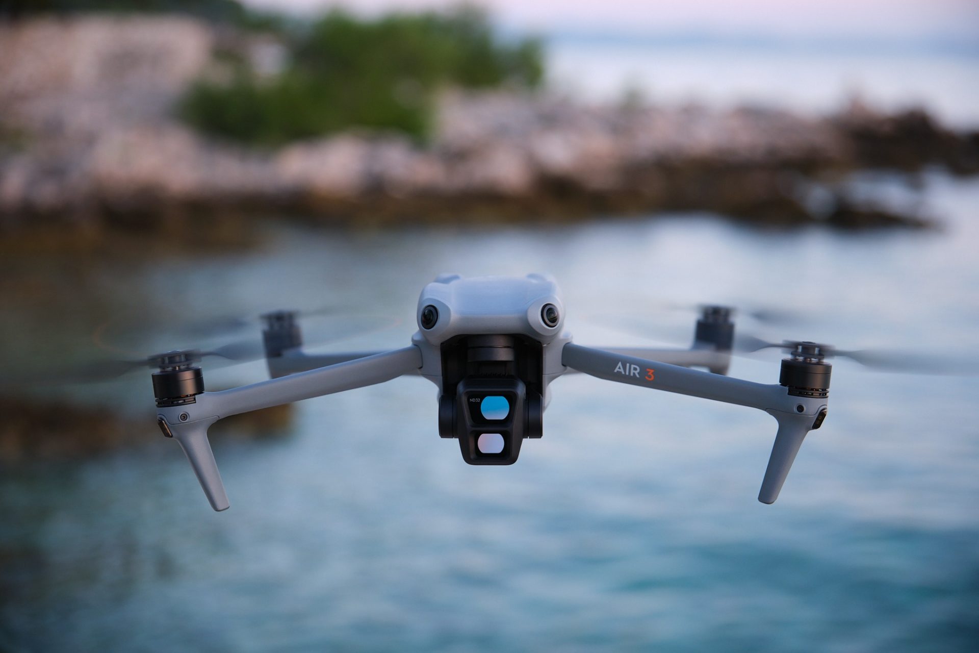 DJI Air 3 Và DJI Mavic 3 Pro: Khi Cao Cấp Đối Đầu Với Tầm Trung