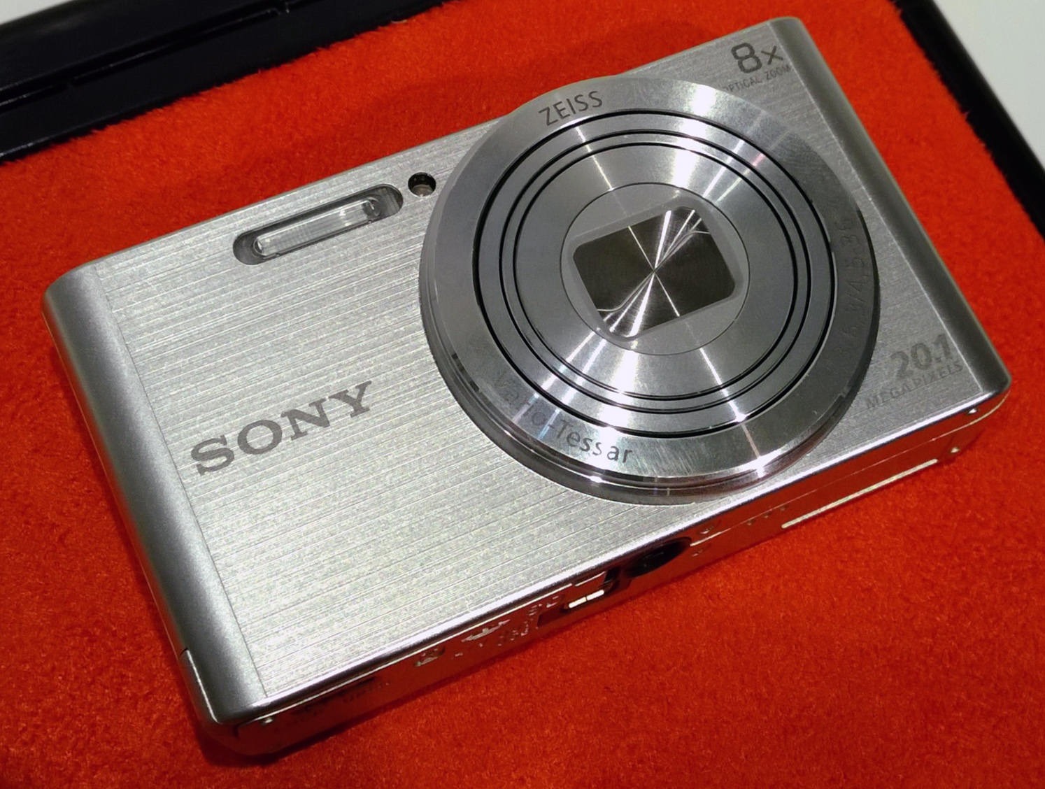 Review Sony Cybershot DSC W830 - Siêu Nhẹ Siêu Tiện Lợi