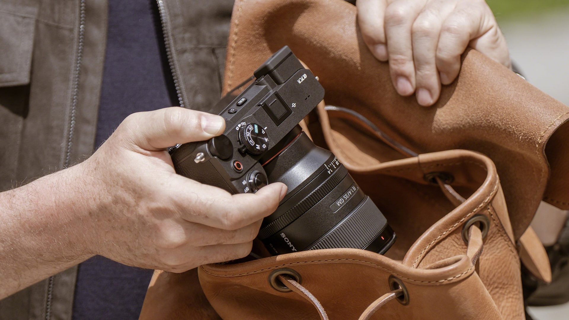 Review Sony A7CR - Phiên Bản Mini Của Siêu Phẩm A7RV