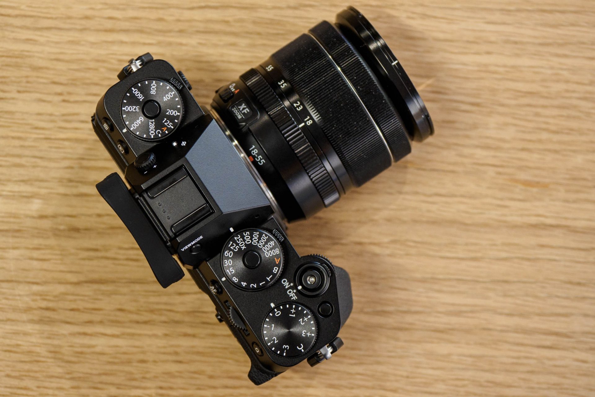 Review Fujifilm X-T5: Công Nghệ Đỉnh Cao Trong Thiết Kế Cổ Điển