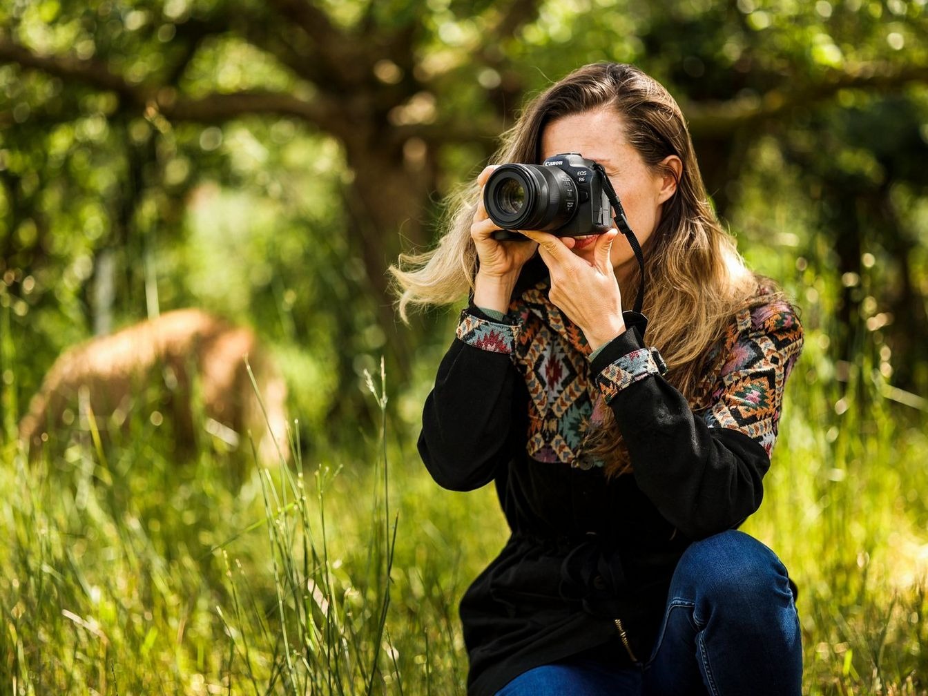 Canon RF 85mm f/2 Macro IS STM Giá Tốt Tại TokyoCamera