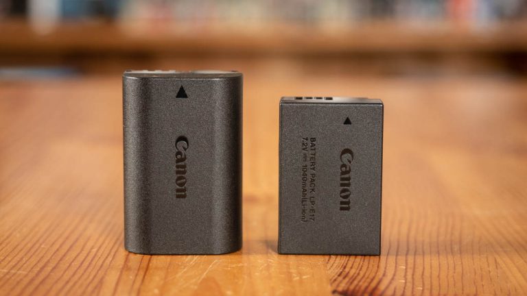 Canon EOS R8 Vs EOS R6 II: Lớn Hơn Liệu Có Tốt Hơn?