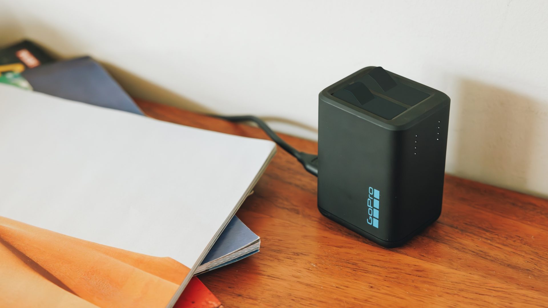 GoPro Dual-Battery Charger For HERO13 Black Giá Tốt Tại TokyoCamera