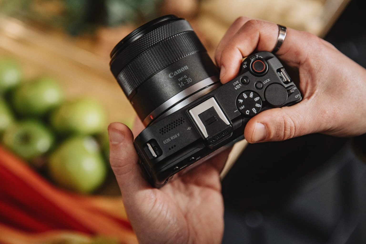 Canon EOS R50 V Chính Hãng, Giá Tốt Tại TokyoCamera